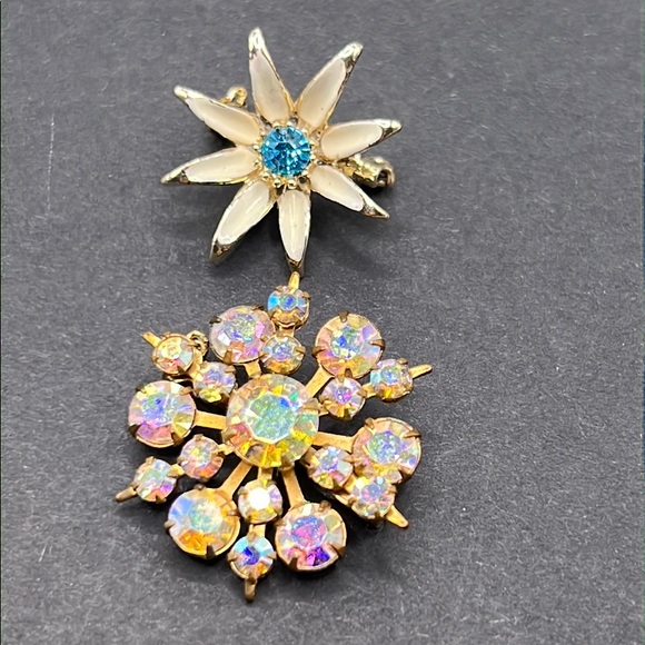 Vintage | Jewelry | Vintage Set Of 2 Brooches | Poshmark